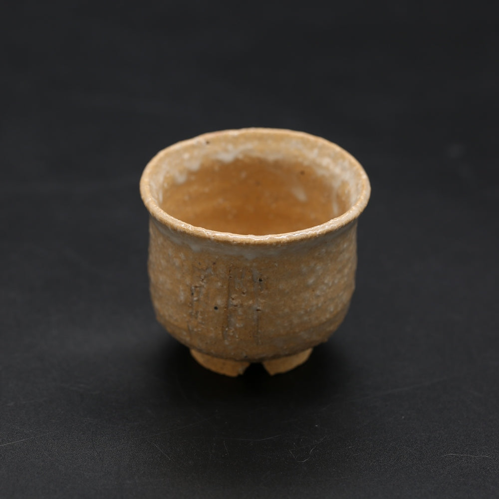 萩ぐい吞 1＜波多野善蔵＞hagi-guinomi1＜Zenzou Hadano＞ – 波多野指月窯 オンラインショップ