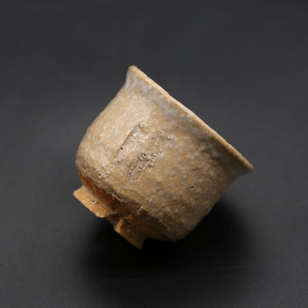 萩ぐい吞 1＜波多野善蔵＞hagi-guinomi1＜Zenzou Hadano＞ – 波多野指月窯 オンラインショップ